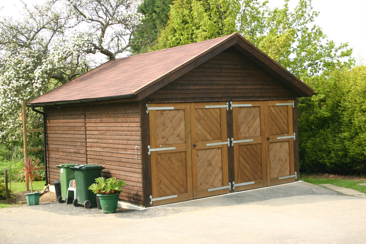 Bespoke Garages - Broadfield Garages